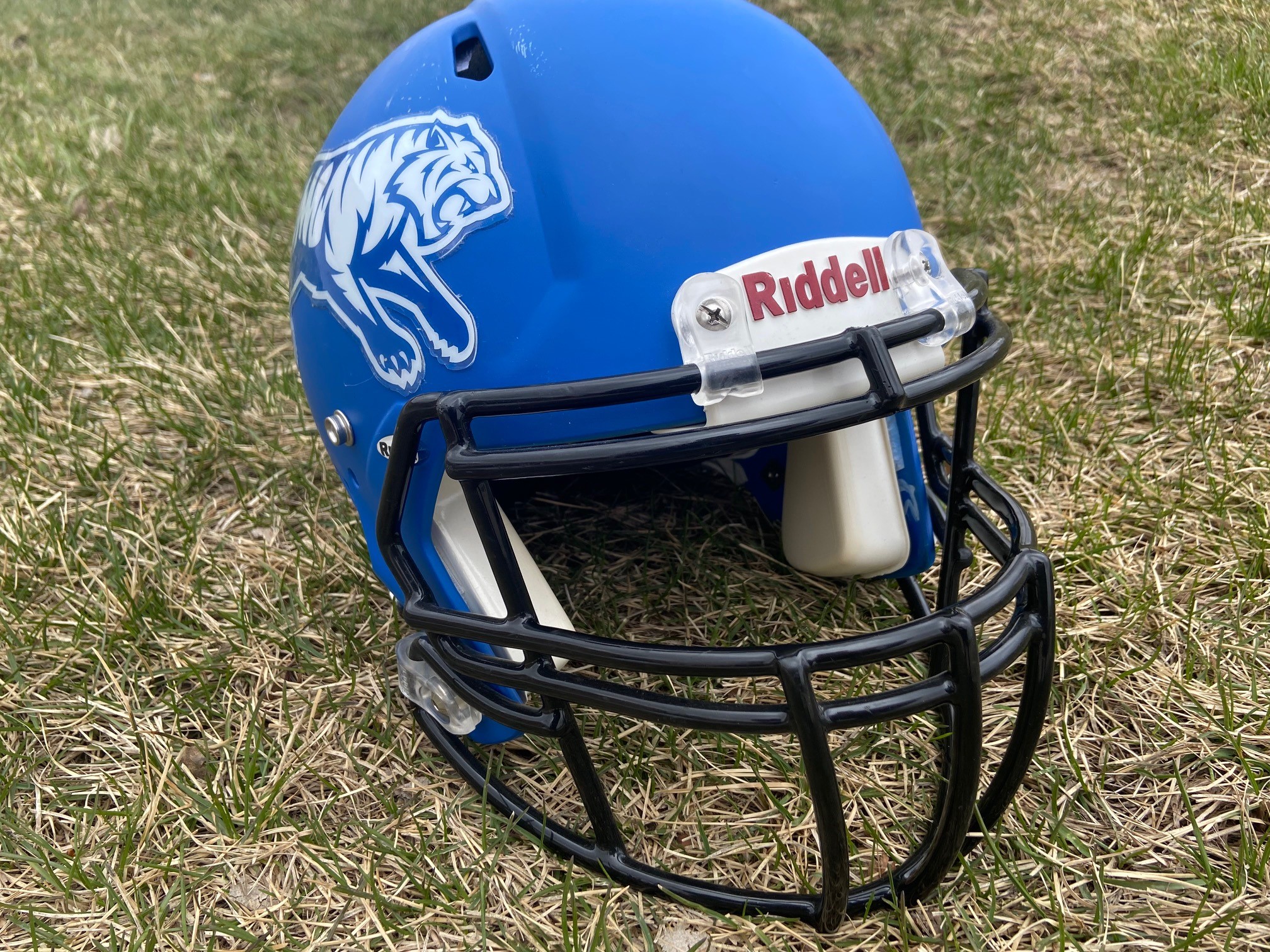 Parker Grotjohn adjusting to life as center as DWU football fitting ...