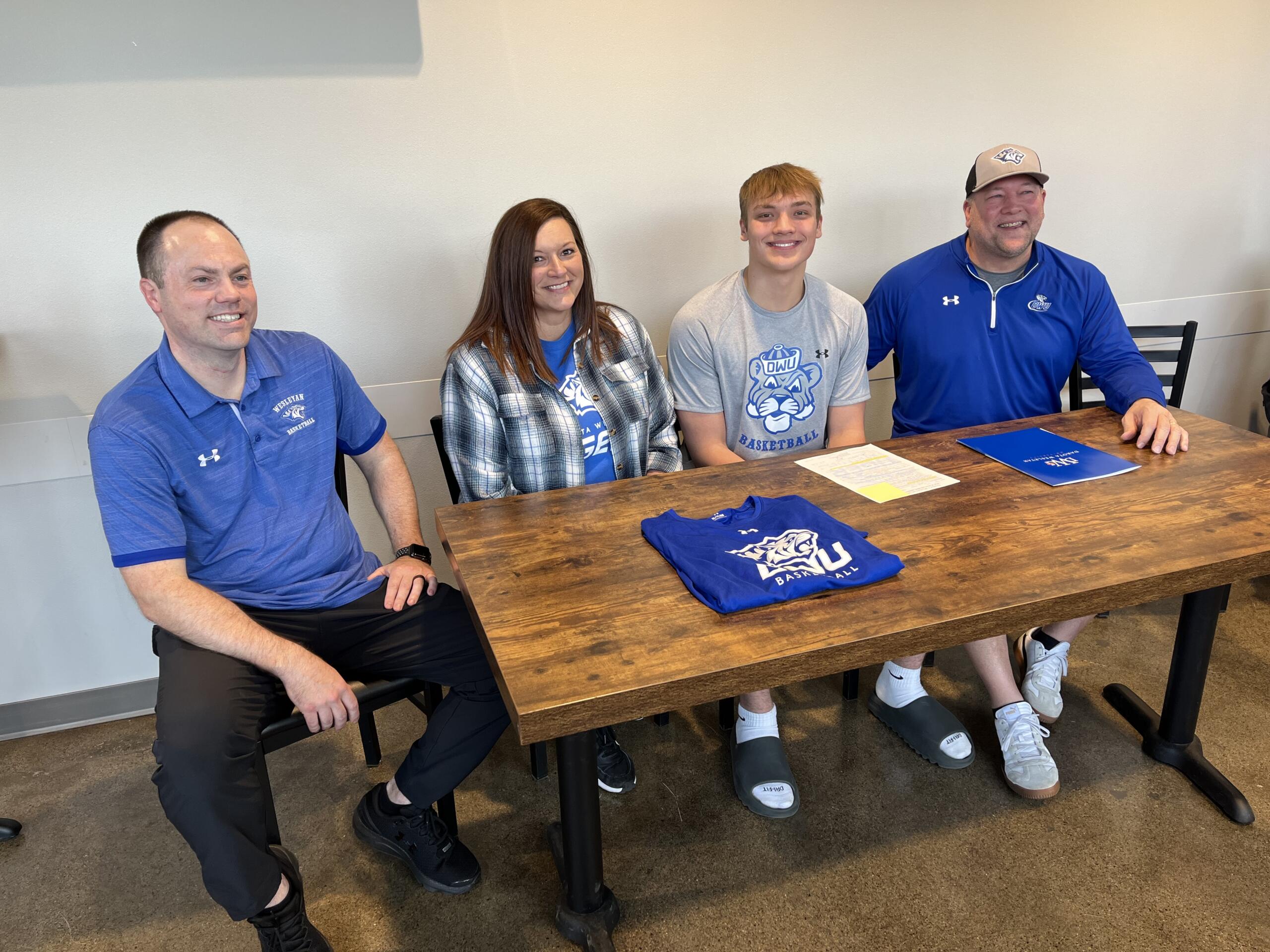 DWU Men’s Basketball Signs Mitchell Big Man - Mitchell Now